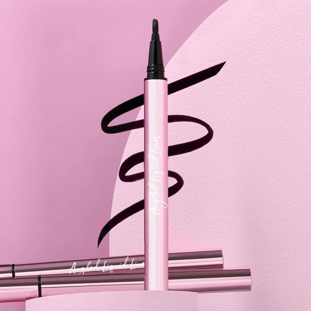 Angled Liquid Liner | Beauty Creations | Nuestro Secreto